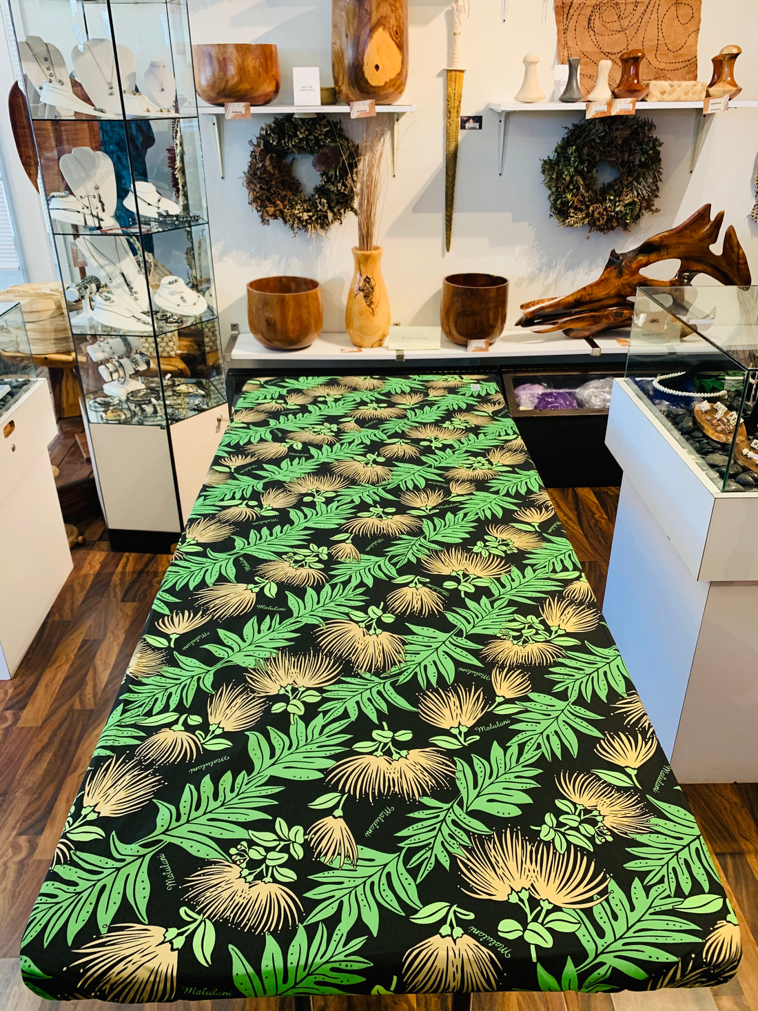 Fitted Elastic Tablecloths – Native Intelligence