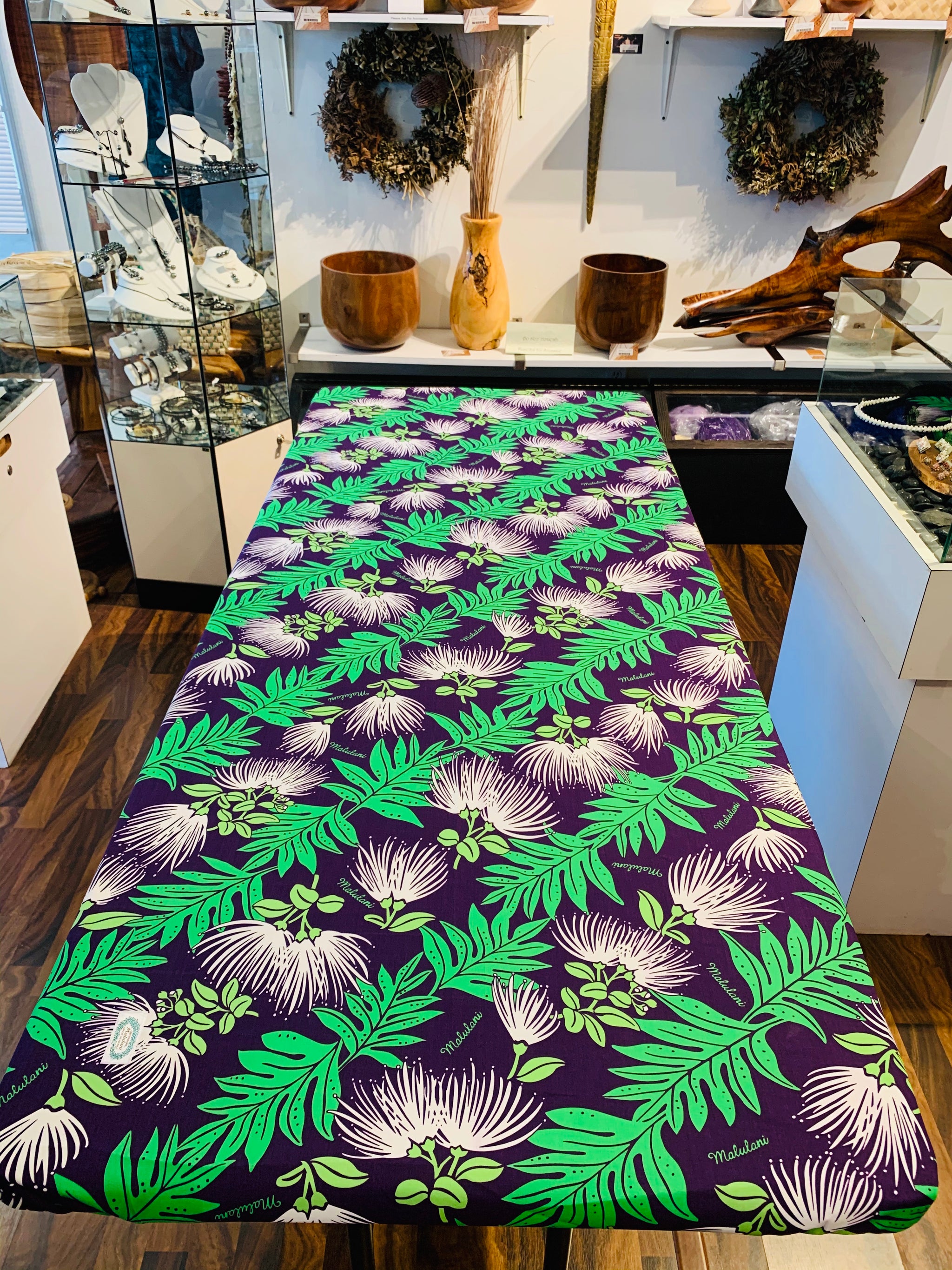 Fitted Elastic Tablecloths – Native Intelligence